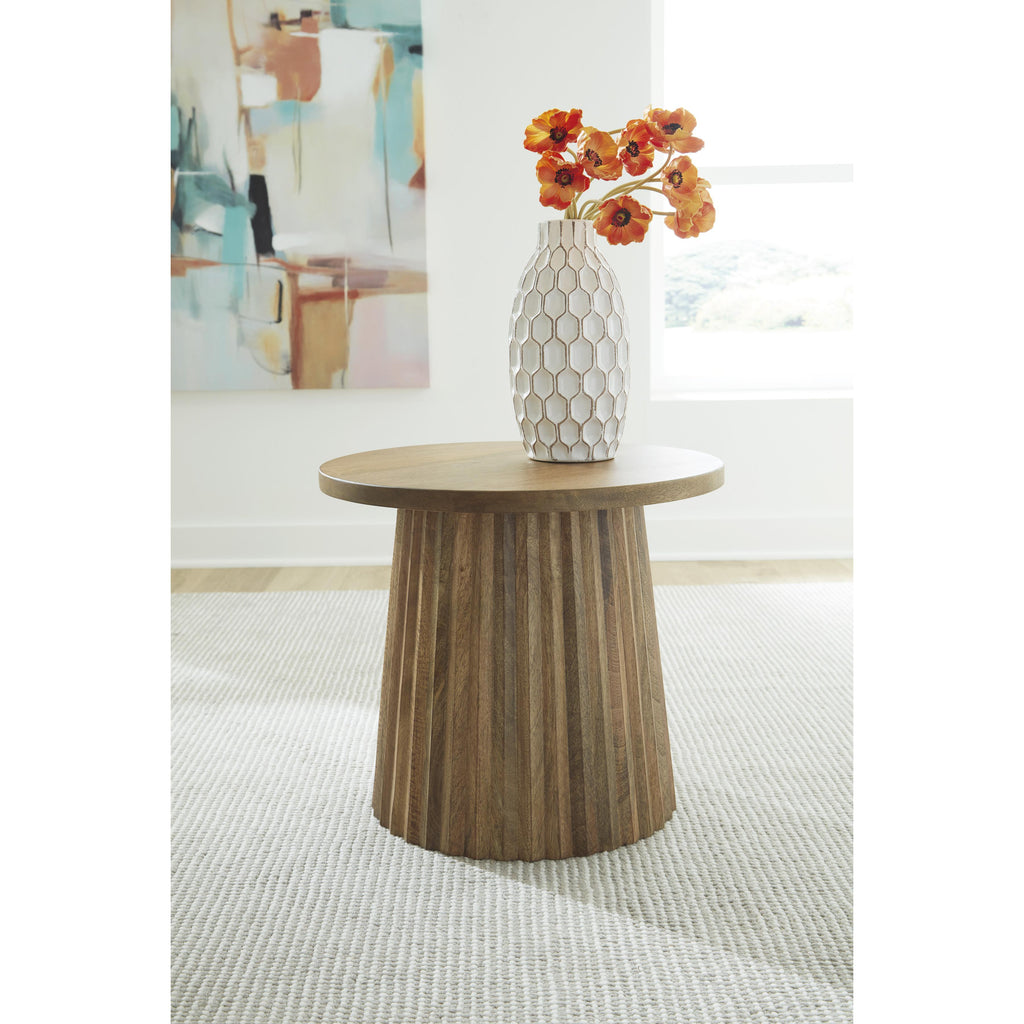 Signature Design by Ashley Ceilby Accent Table A4000602